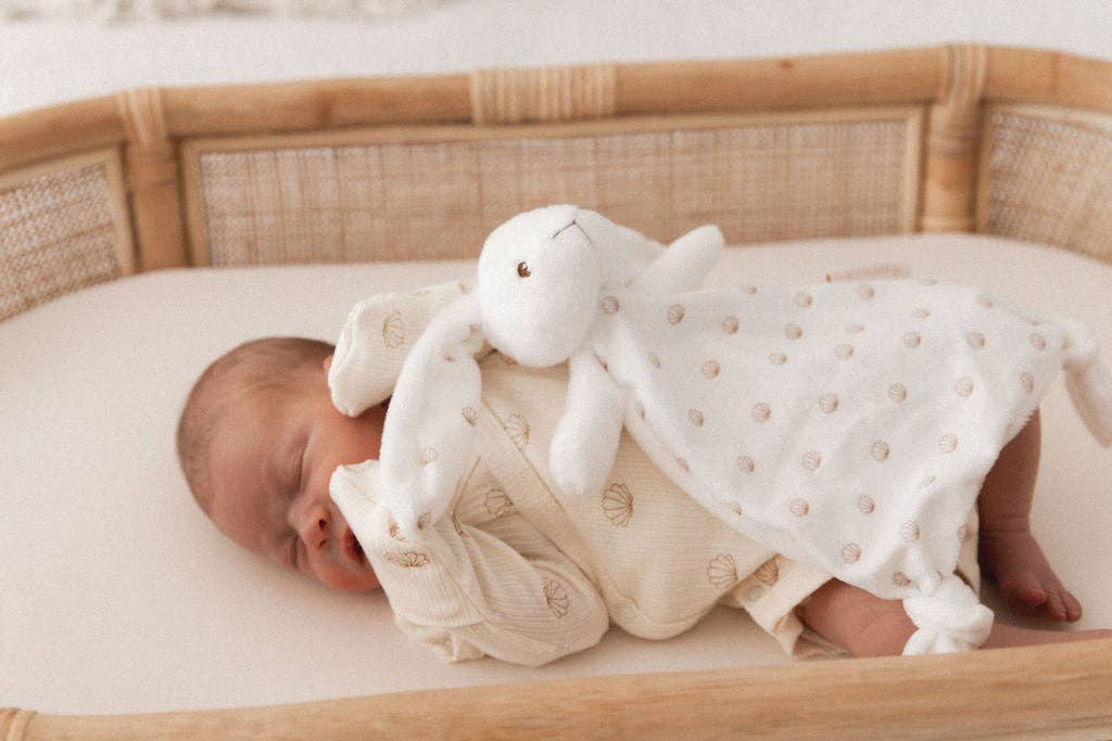 Cuddle Bunny Comforter - Shell – Noosa BedBodyBaby